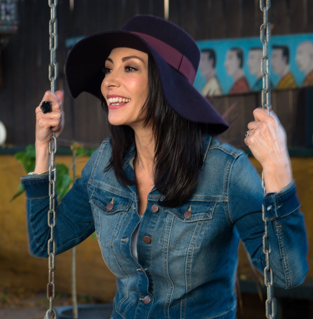 Dannielle De Andrea / Gaha Official Online Store – Dannielle DeAndrea